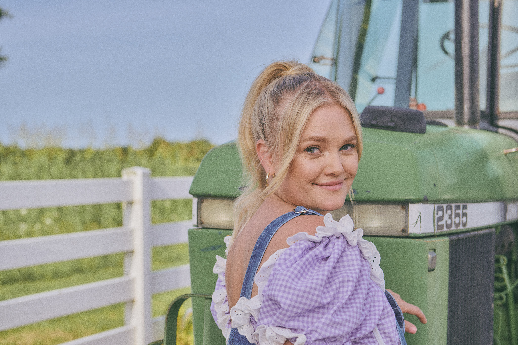 Cornstar to Popstar: Hailey Whitters, Performing at Stagecoach ...